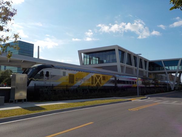 Brightline, Fast Train Ride in Fort Lauderdale – CucumberLemon.com